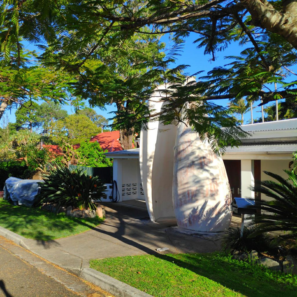 The Big Shell, Tewantin, QLD - Land of the Bigs