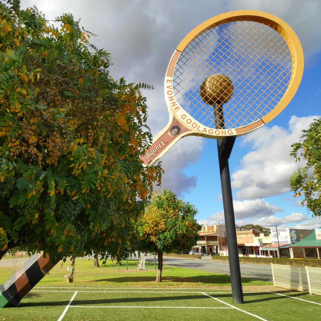 The Big Tennis Racquet, Barellan, NSW - Land of the Bigs