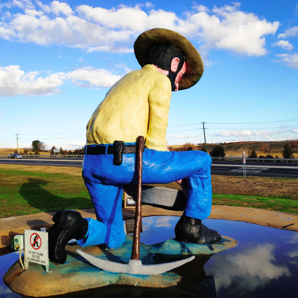The Big Gold Panner Man, Bathurst, NSW - Land of the Bigs