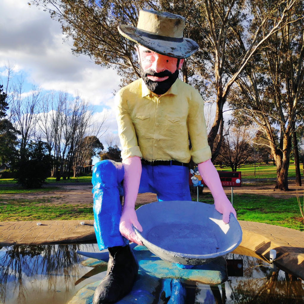 The Big Gold Panner Man, Bathurst, NSW - Land of the Bigs