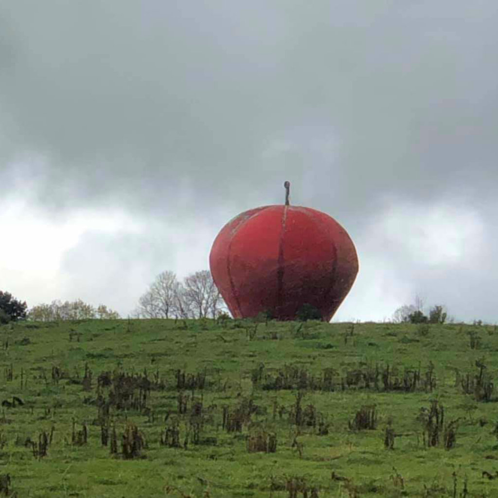 The Big Apples, Batlow, NSW - Land of the Bigs