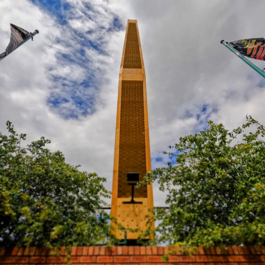 The Big Cigar, Churchill, Vic - Land of the Bigs