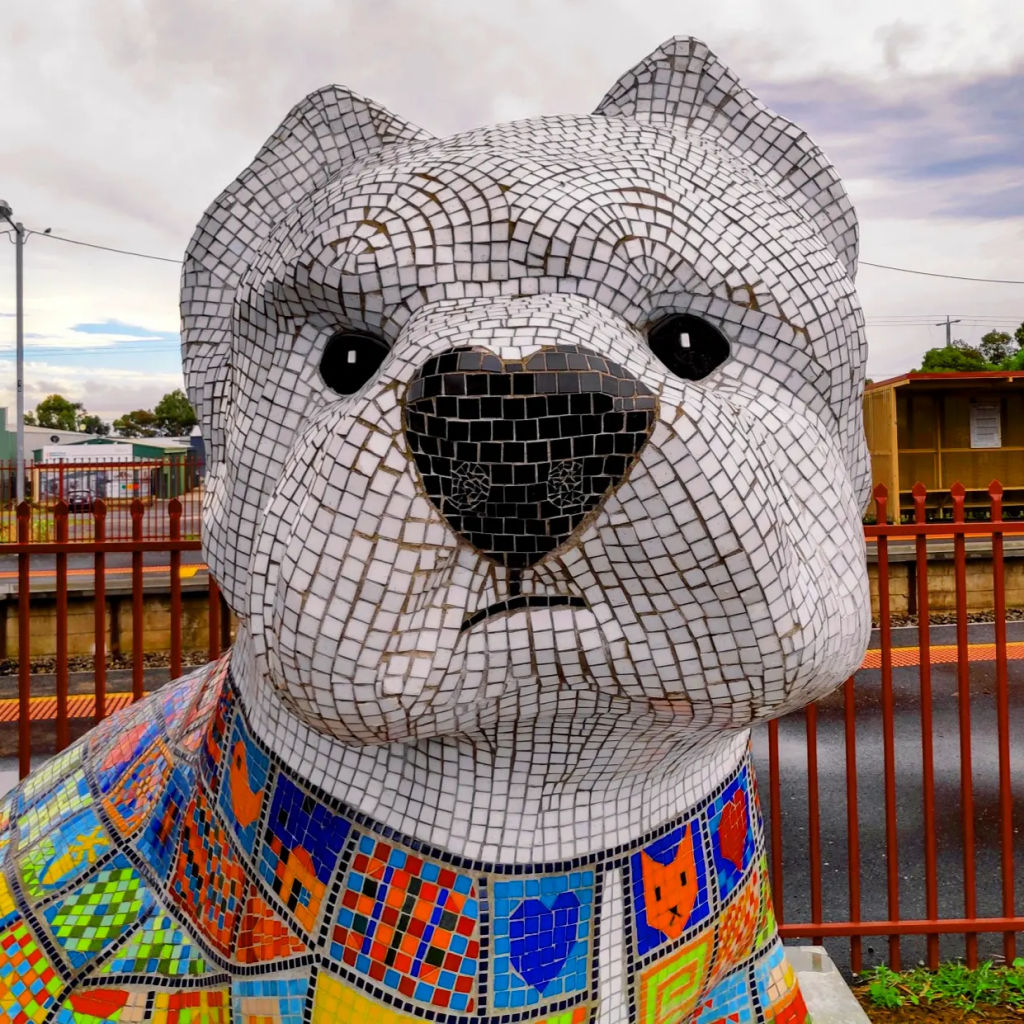 Pat the Dog, Yarragon, Vic - Land of the Bigs