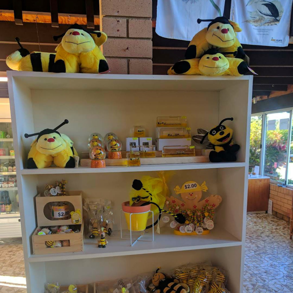 The Big Beehive, Urunga, NSW - Land of the Bigs