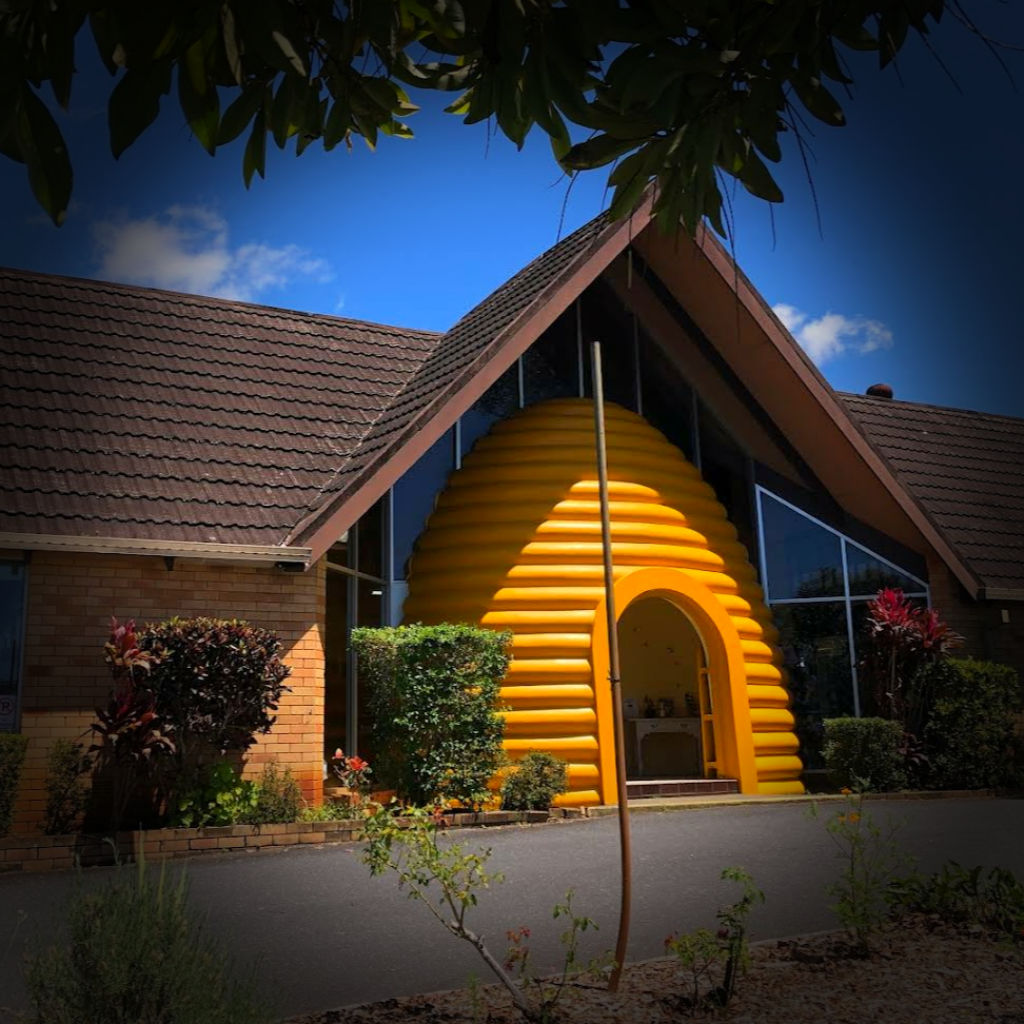 The Big Beehive, Urunga, NSW - Land of the Bigs