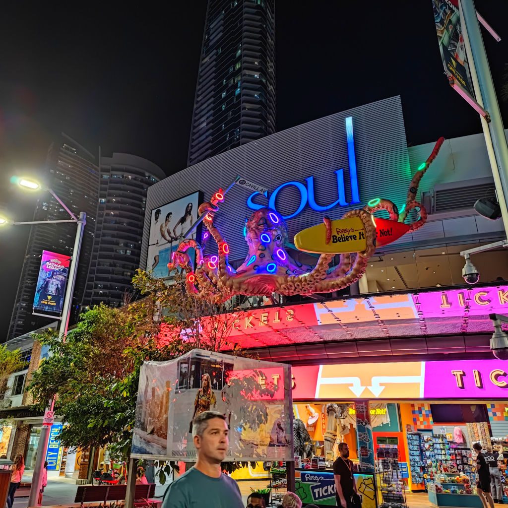 The Big Octopus, Surfers Paradise, QLD - Land of the Bigs