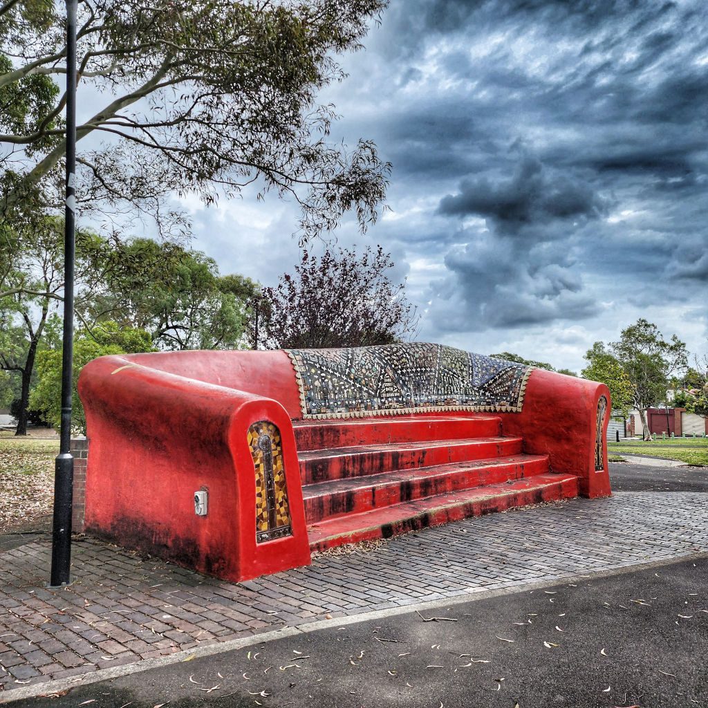 The Giant Sofa, Sydenham, NSW - Land of the Bigs