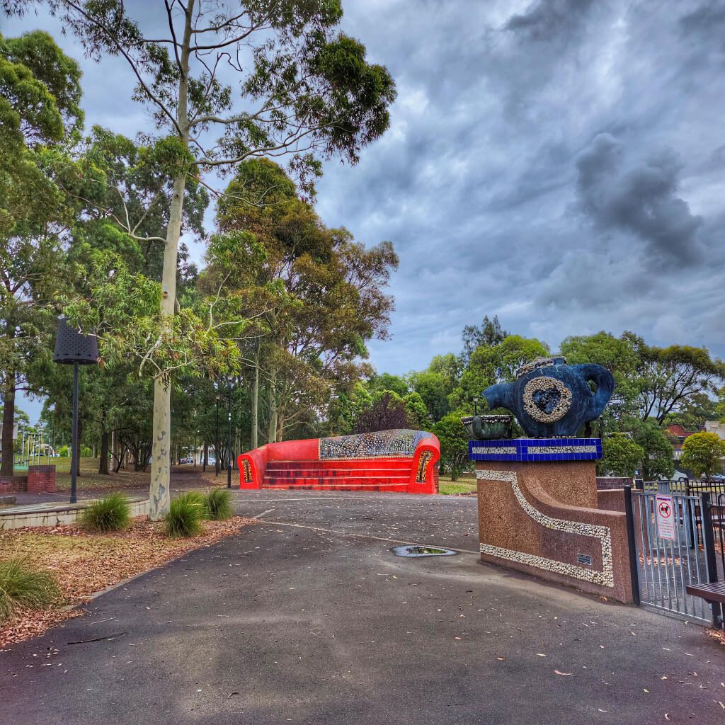 The Giant Sofa, Sydenham, NSW - Land of the Bigs