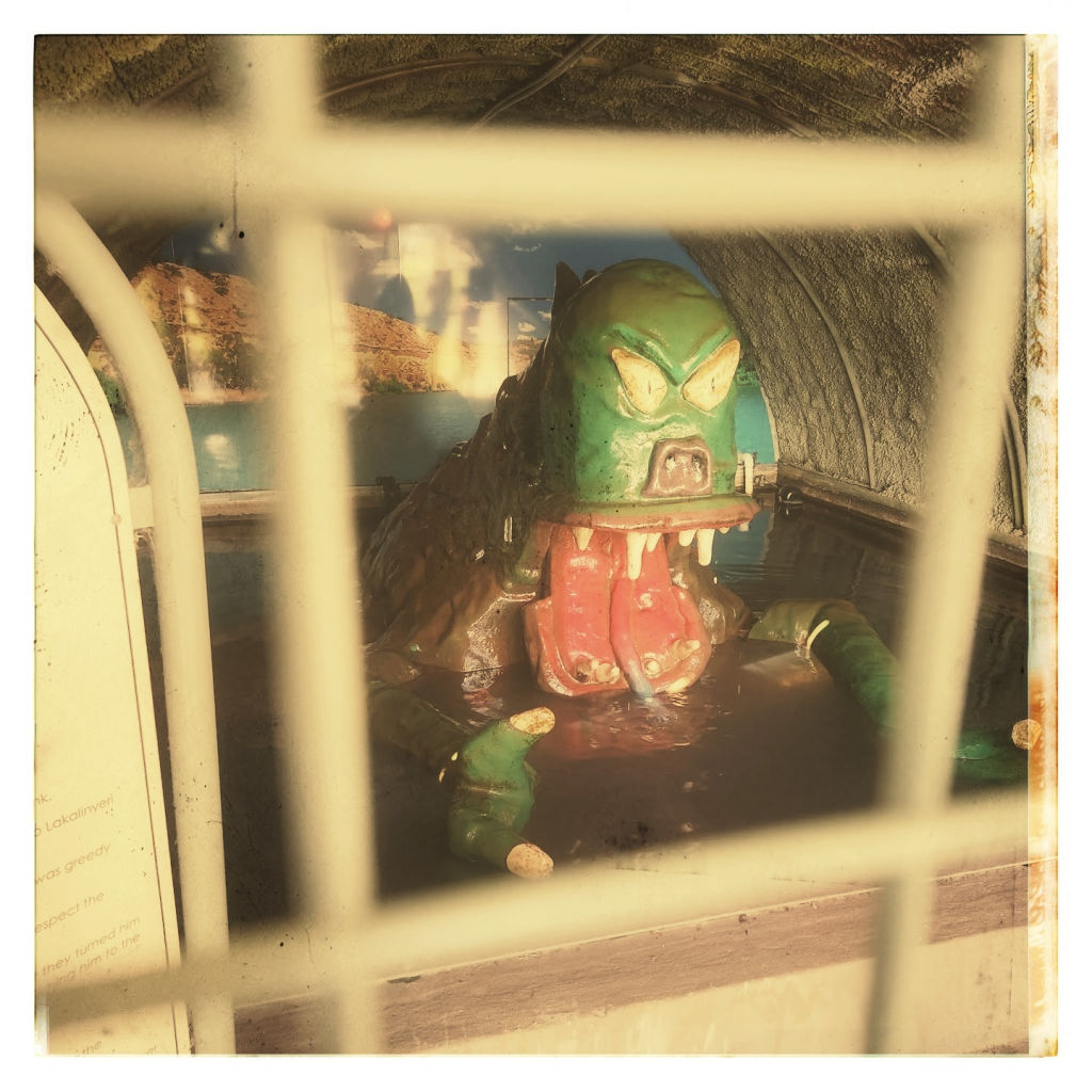 Bertha the Bunyip, Murray Bridge, SA - Land of the Bigs