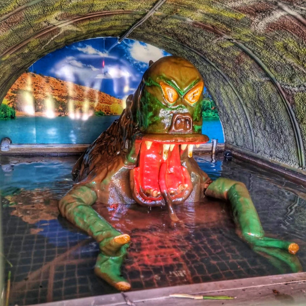 Bertha the Bunyip, Murray Bridge, SA - Land of the Bigs