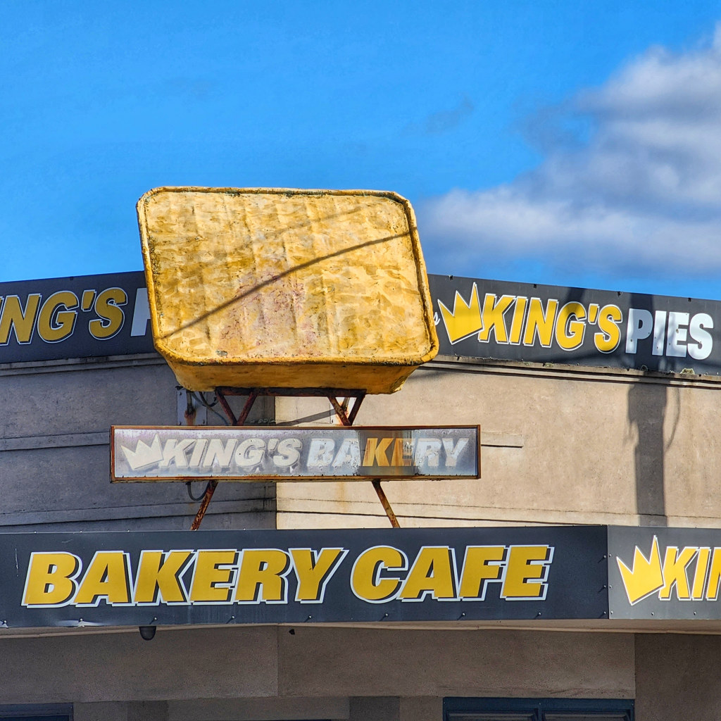 The Big Pie, Hamilton, VIC - Land of the Bigs