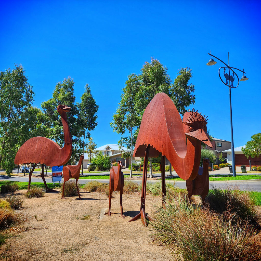 The Big Emus, Strathfieldsaye, VIC - Land of the Bigs