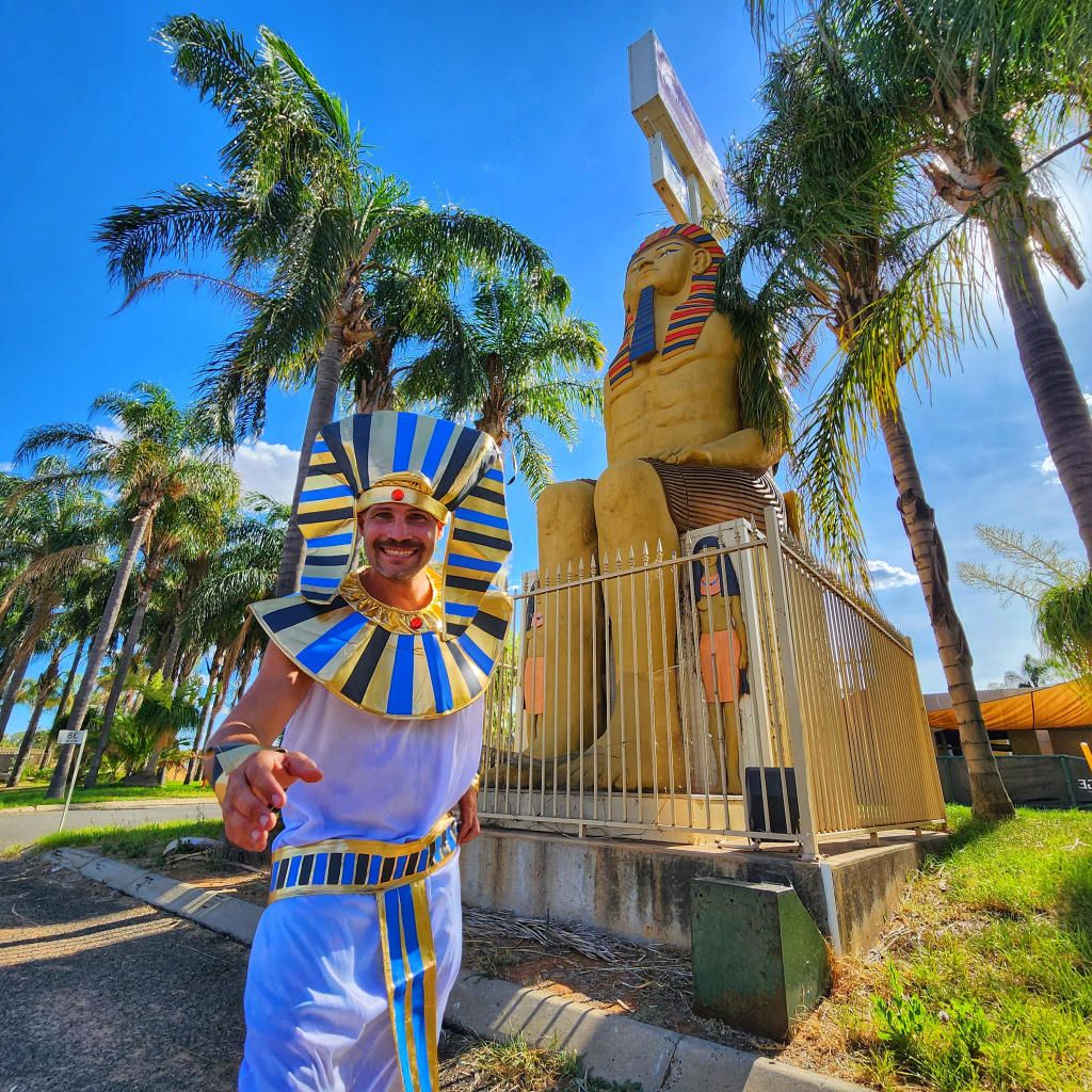 The Big Tutankhamun, Buronga, NSW - Land of the Bigs