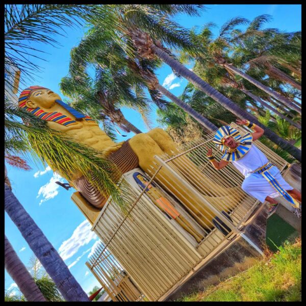 The Big Tutankhamun, Buronga, NSW - Land of the Bigs