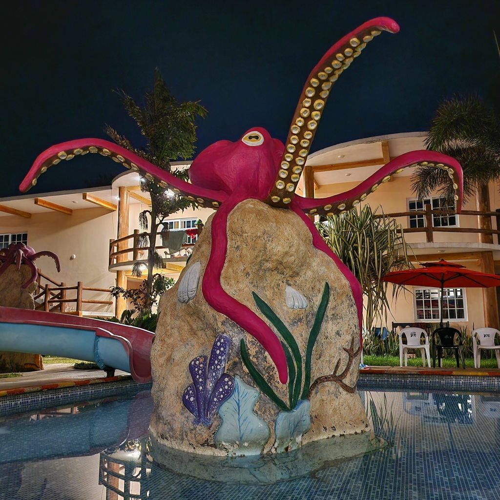 Poopie el Pulpo, Madre Viedja, Guatemala - Land of the Bigs