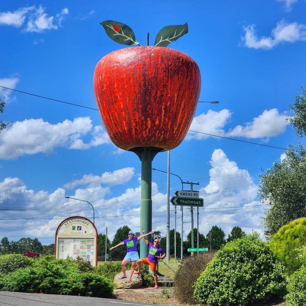 The Big Apple, Thulimbah, Qld - Land of the Bigs