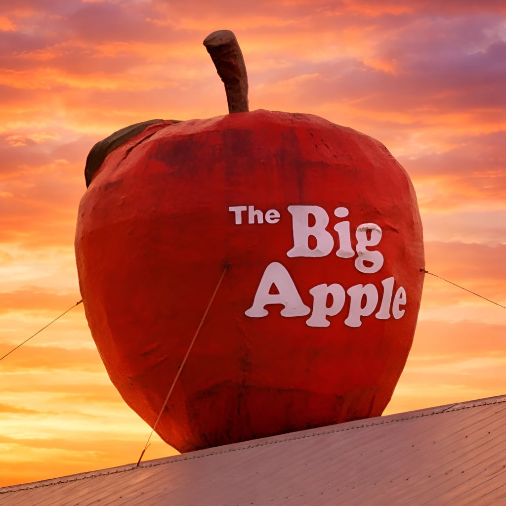 The Big Apple, Spreyton, Tas - Land of the Bigs